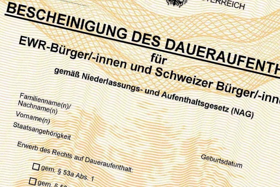 Il "certificato di residenza permanente" (Bescheinigung des ...